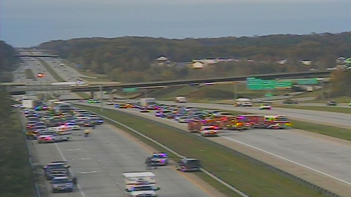 Fatal crash closes part of outer I-485 at Wilkinson Boulevard